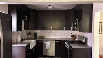 Apartamento, várias camas, pátio, vista para o jardim (Charming Craftsman) | Cozinha privada