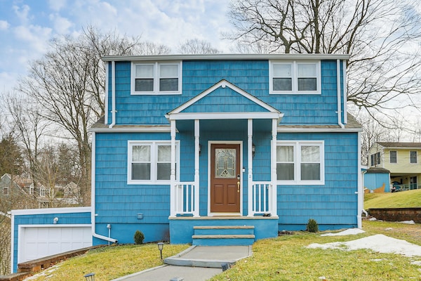 Walk To Lake Hopatcong: Vibrant Home W/ Deck! - Chester Township, NJ