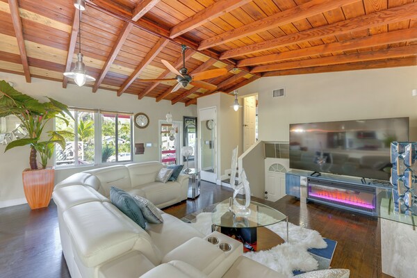 Oakland Park Gem W/ Year-round Pool, 4 Mi To Beach - Fort Lauderdale, FL