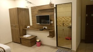 Quarto Duplo Deluxe, Vista para a cidade | Wi-fi grátis 