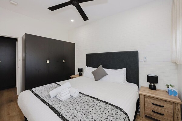 Palm Beach Villas - Rockingham