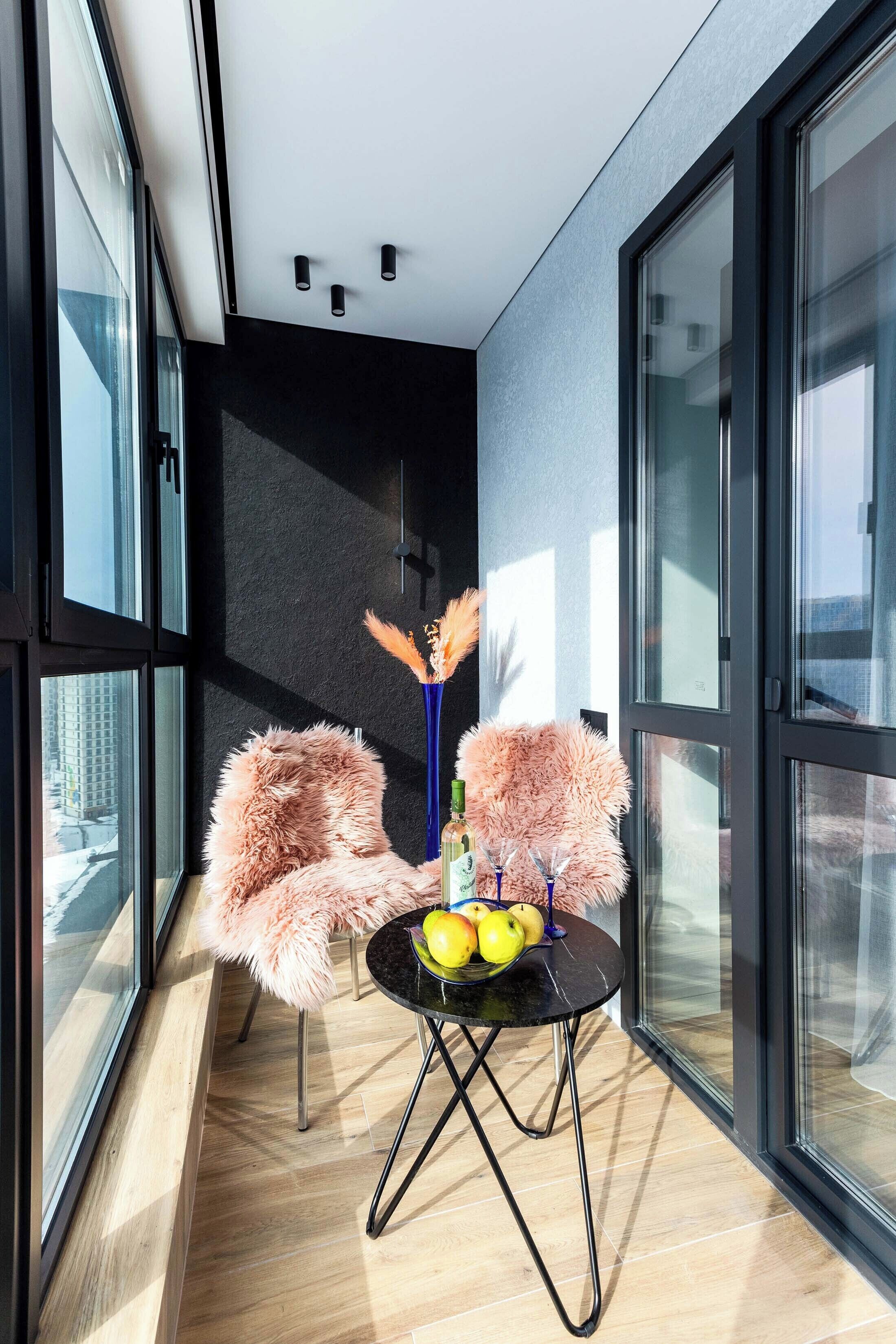 Apartamento clássico, sacada, vista para o pátio | Sacada