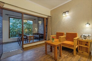 Quarto quádruplo família, sacada, vista para o lago | Parte interna