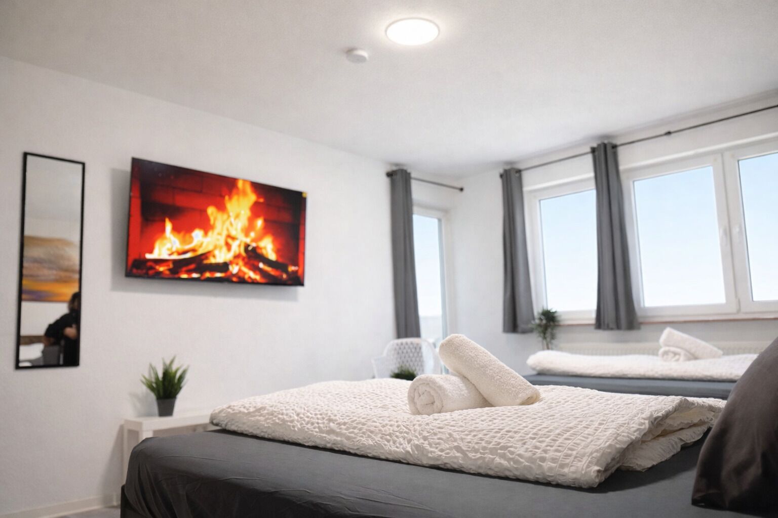 Stn Royale Suite With 4 Bedrooms, 8 Big Beds, Parking, Terrace, High-speed Wifi, Netflix - Bad Friedrichshall