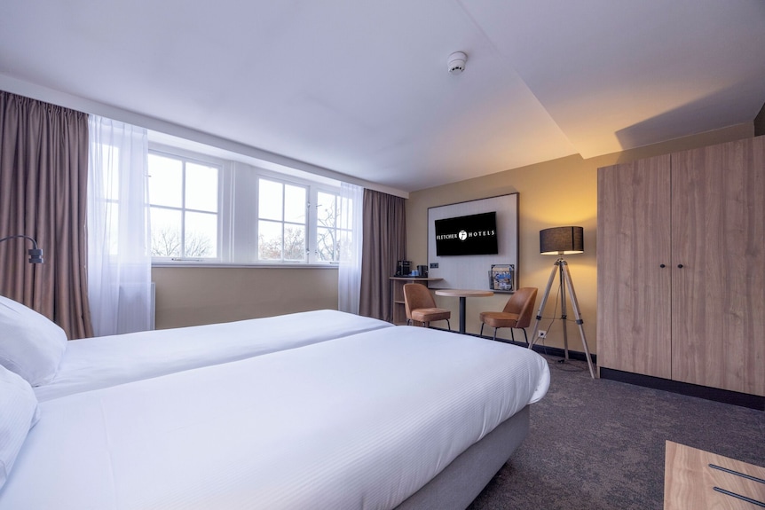 Relax And Recharge With Indoor Pool, Family Games, And Nearby Cycling - Wageningen