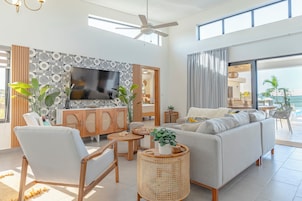 Villa Superior, vista para a piscina | Sala de estar