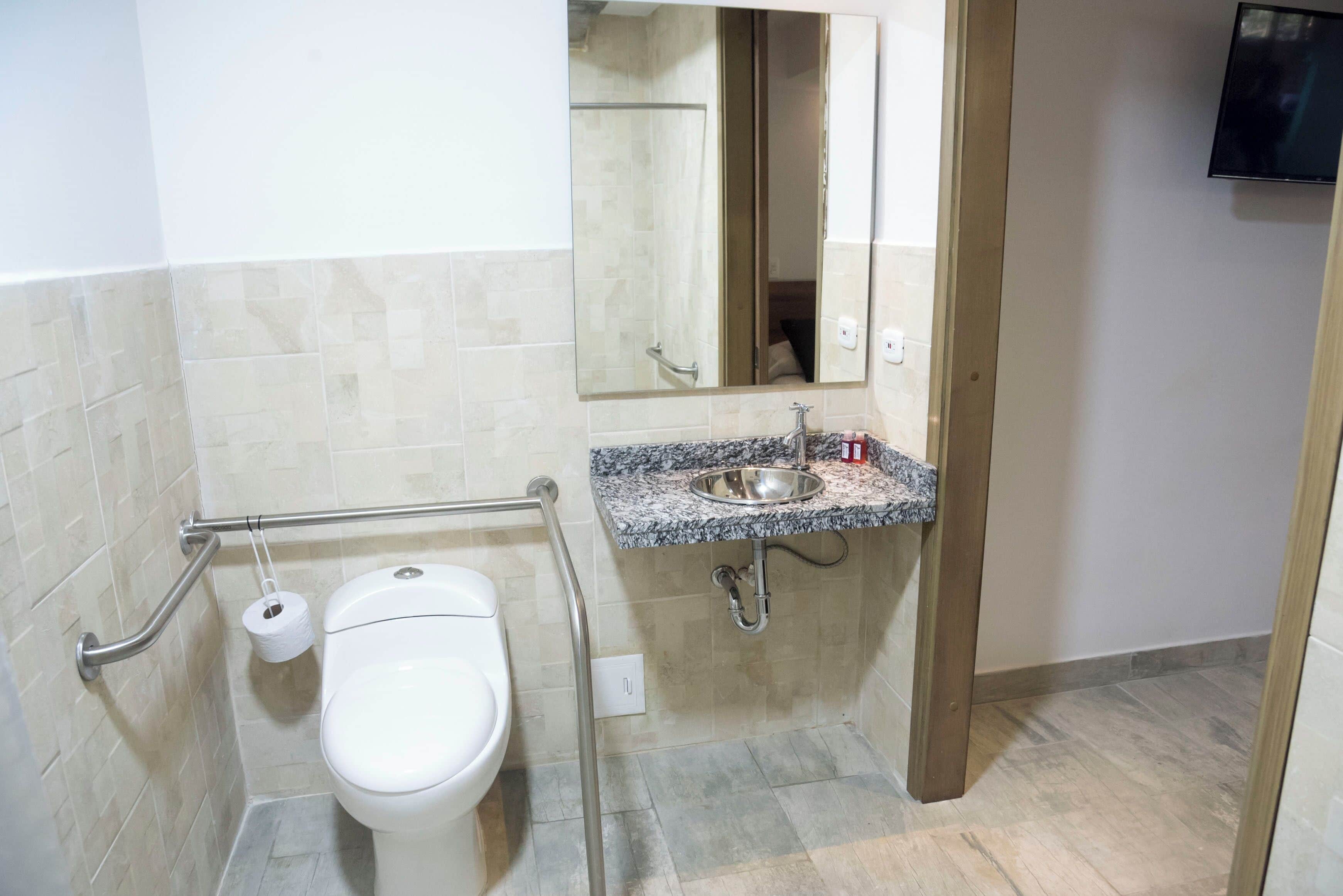 Um polibã, toalhas fornecidas 