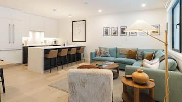 Condo design, vista para a montanha | Área de estar