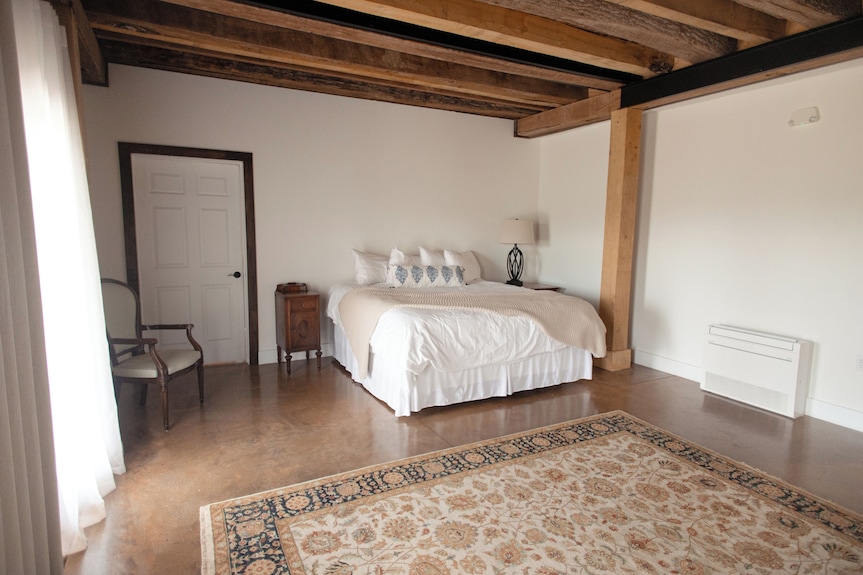 Dove Suite, King Bed In Blue Ridge Mountains - Lexington, VA