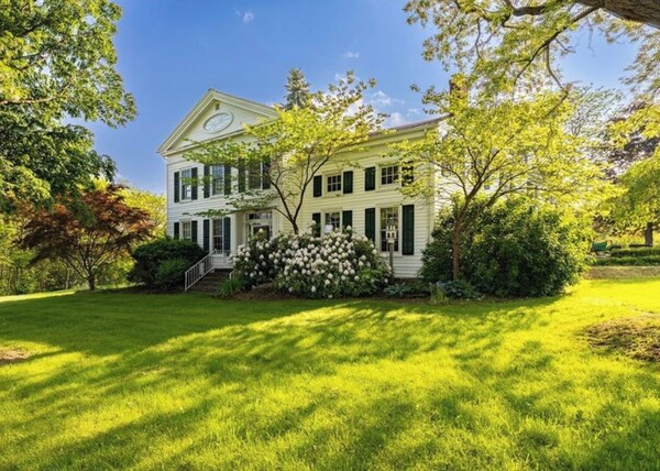 The Oak & Anchor Inn - Finger Lakes, NY