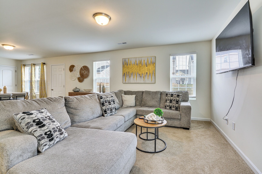 4 Mi To Hospital & Dtwn Greensboro: Spacious Home - Greensboro, NC