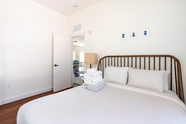 4-bedroom Gem Sleeps 10 Best Value In Sobe - Miami Beach, FL