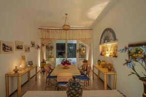 Casa Comfort, vista para a baía | Restaurantes