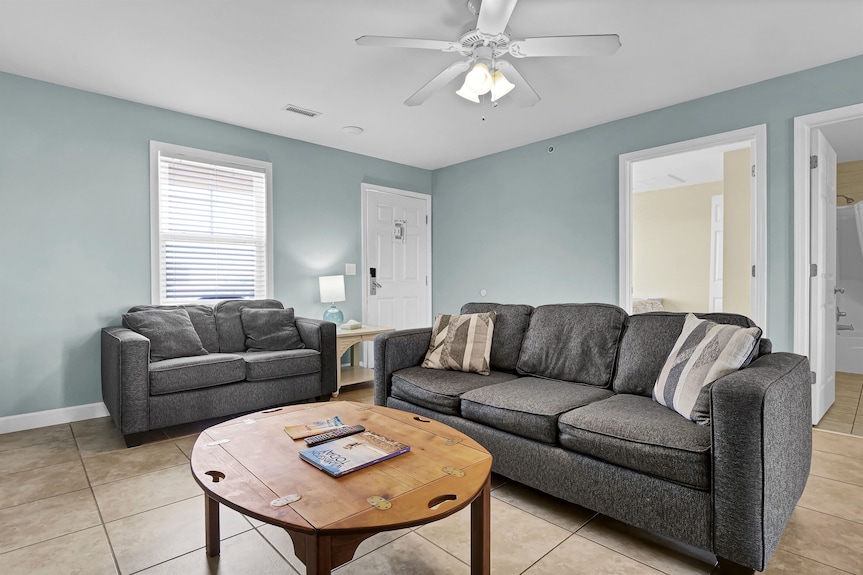 Surf City Suite -Walk To Beach- Seasonal Pool - Surf City, NC
