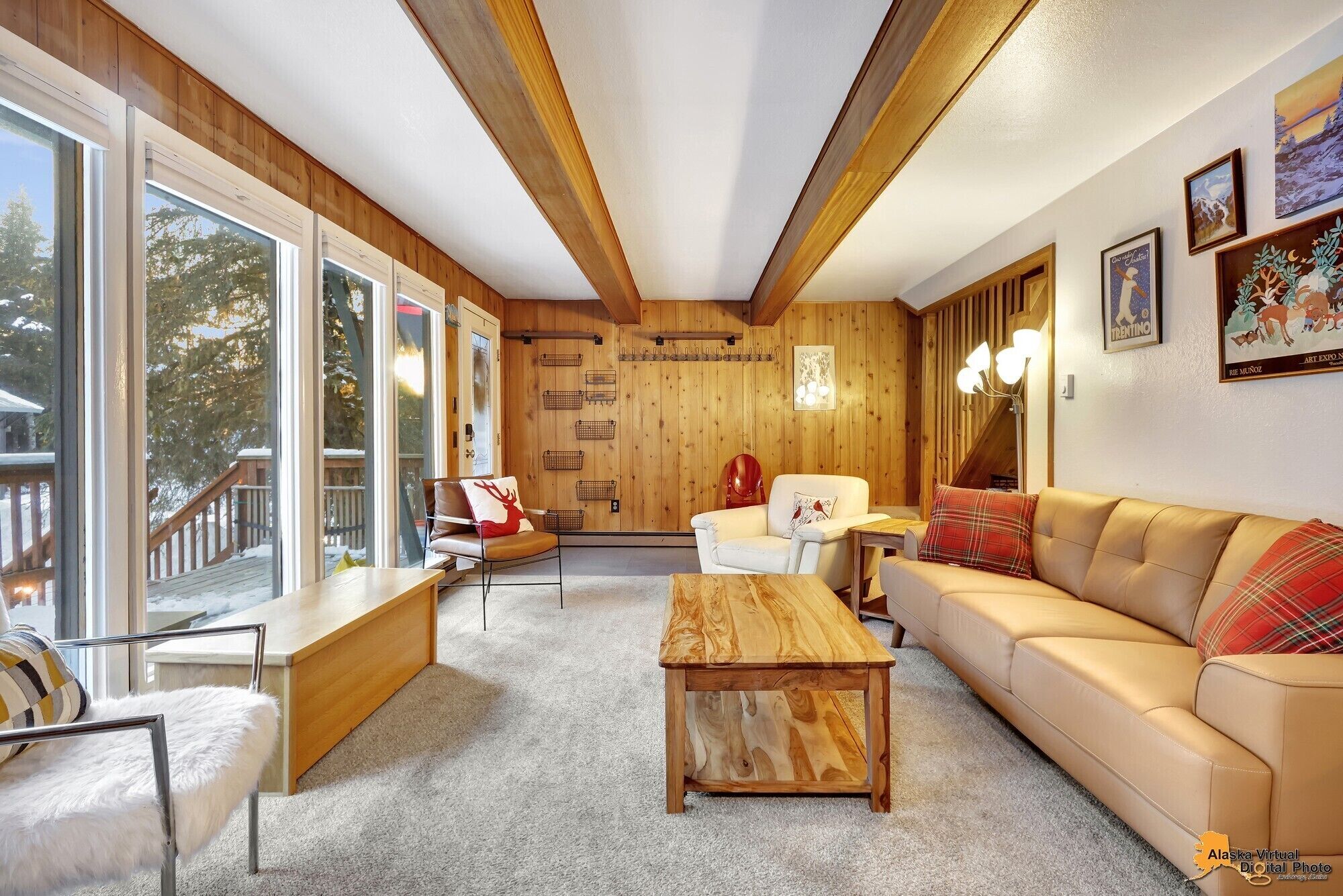 Entire Cabin Duplex One Block From Ski Lifts, Bike Path, And Hiking. - Girdwood, AK