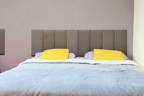 Quarto Quádruplo Comfort, vista para a piscina | Roupa hipoalergénica, Wi-fi grátis