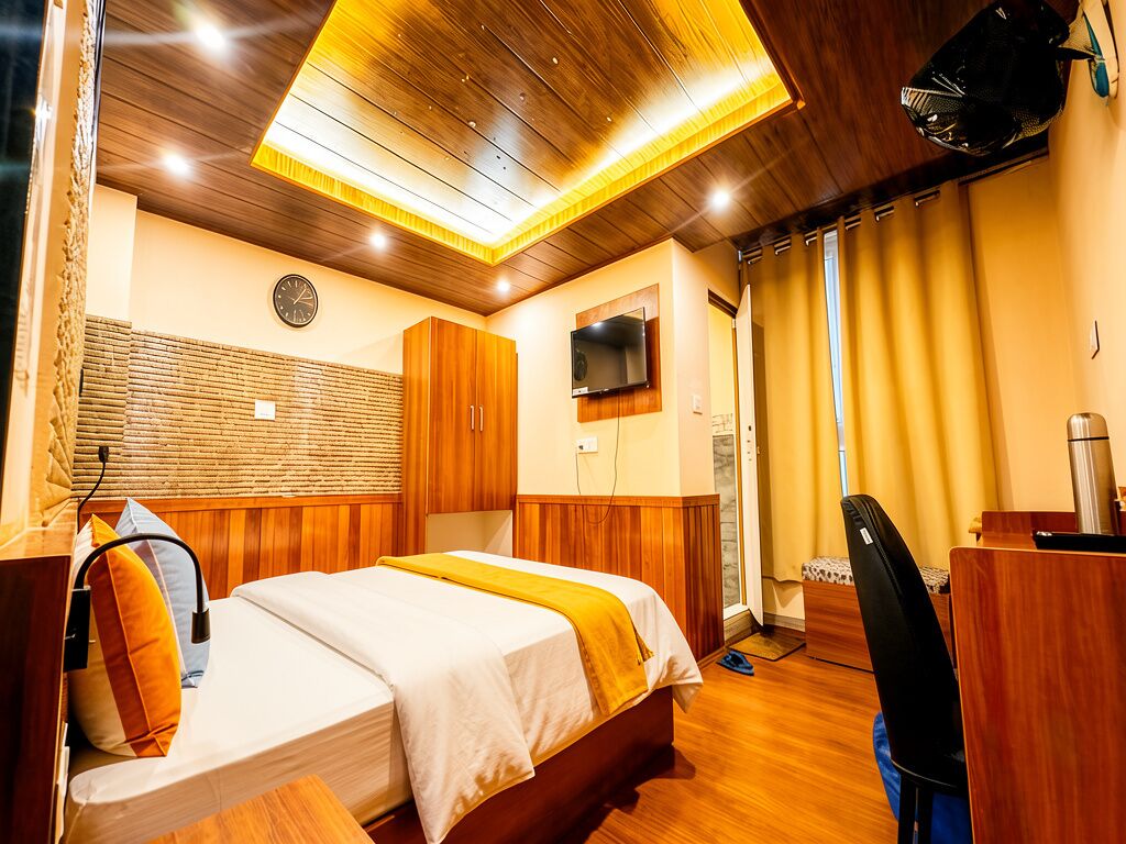 Quarto Duplo Deluxe, fumadores, casa de banho privativa | Cofre no quarto, com decoração personalizada 