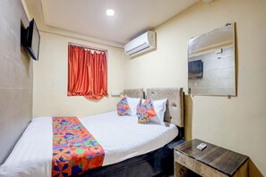 Quarto Deluxe | Lençóis de algodão egípcio, roupa de alta qualidade, cofre no quarto 