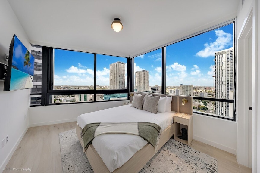 225 District Luxury Apartment Downtown - Miami, FL