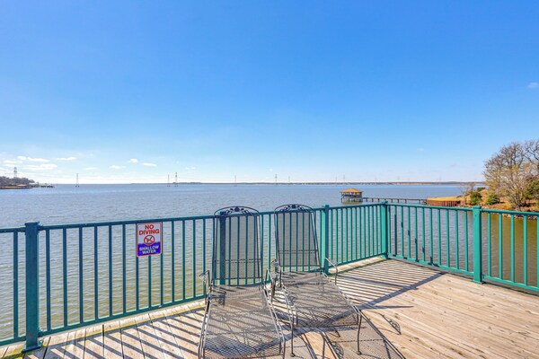 Hot Tub + Deck: Waterfront Lake Limestone Escape! - Lake Limestone, Thornton