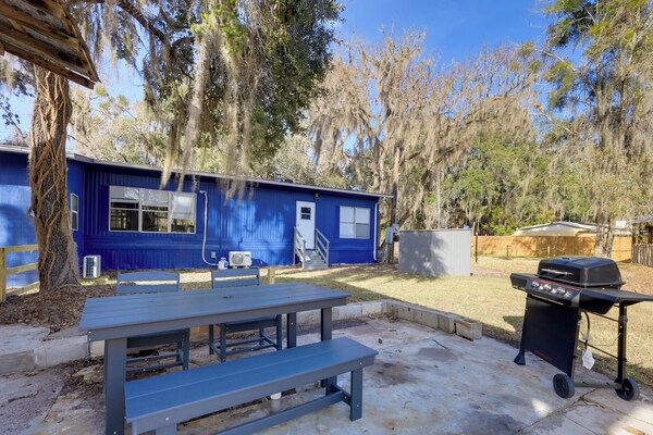 Bass Fishing Haven! Waterfront Hawthorne Home - Lochloosa Lake, FL