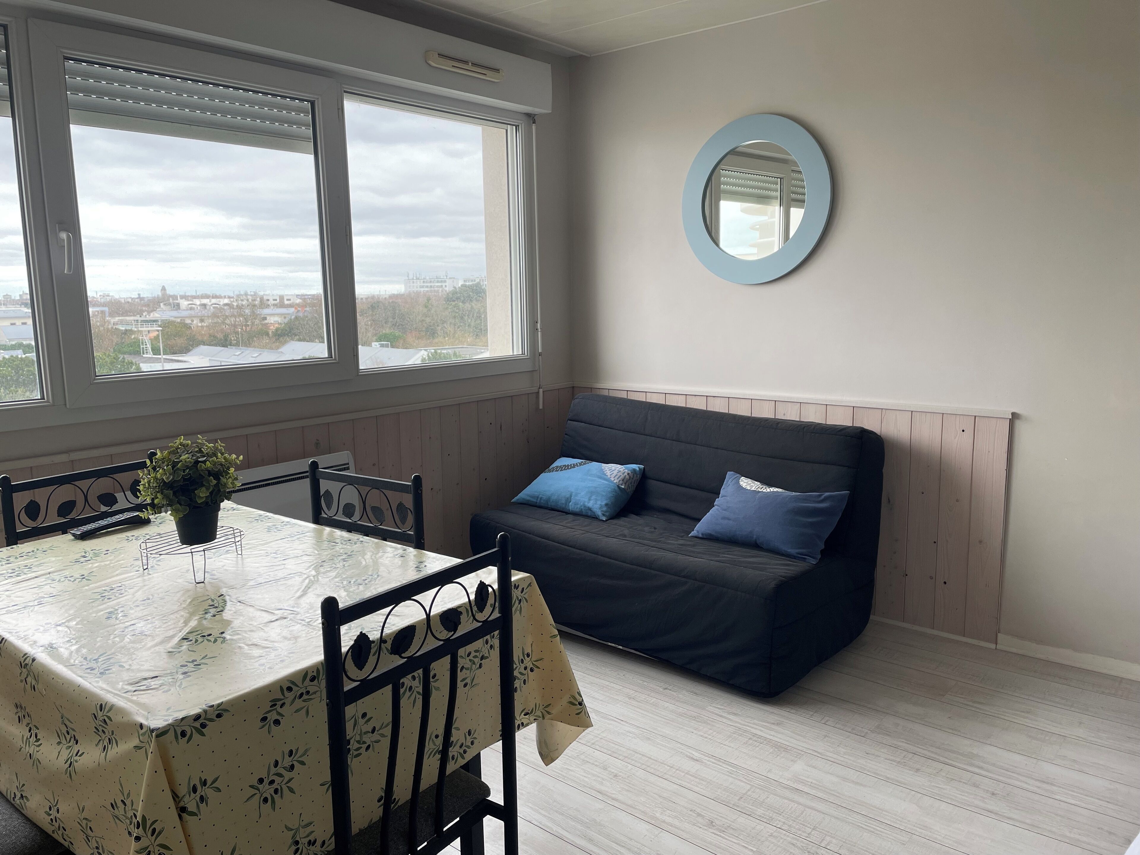 At The Ocean's Edge With A Balcony - Les Minimes - La Rochelle