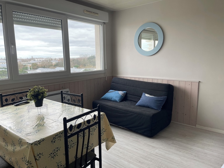 At The Ocean's Edge With A Balcony - Les Minimes - La Rochelle