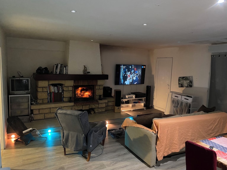 Entire Apartment In Lakefront House Two Bedrooms Living Room Kitchens Bathtub - Pibrac