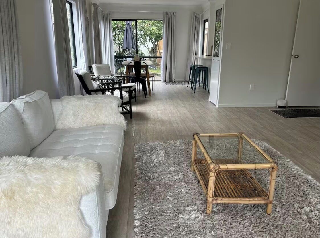 Beachside Mount Location - Newly Renovated Cottage Steps From The Beach - Mount Maunganui