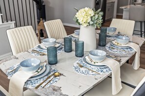 Casa de Luxo, vista para o jardim | Restaurantes