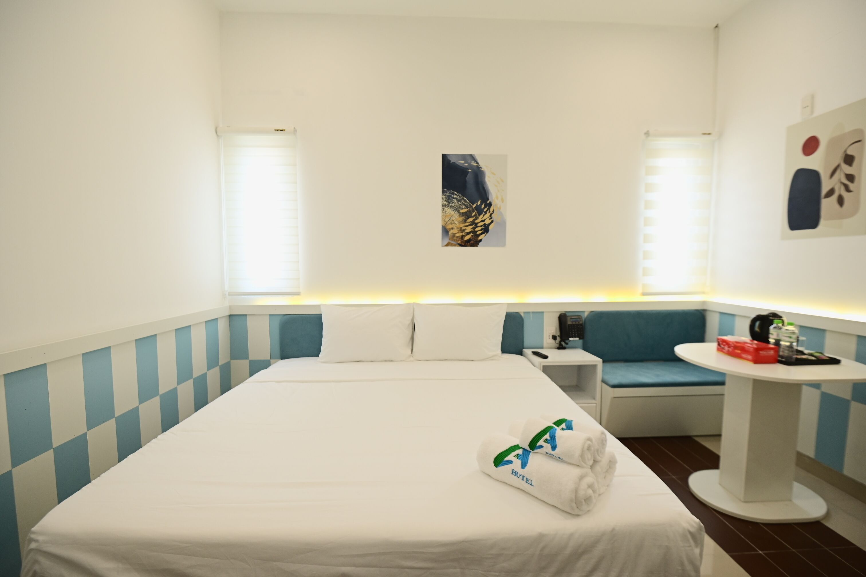 Quarto casal luxo | Escrivaninha, Wi-Fi de cortesia