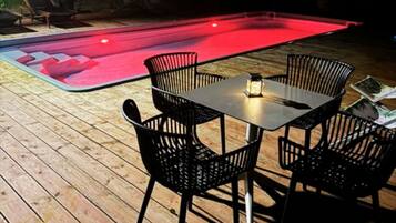 Piscina exterior sazonal