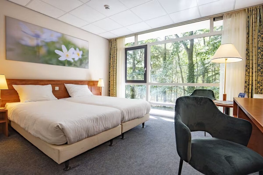 Explore Scenic Trails & Relax At This Garden Retreat With Free Parking Included - Leusden