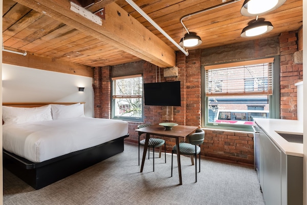 Estúdio | Wi-Fi de cortesia