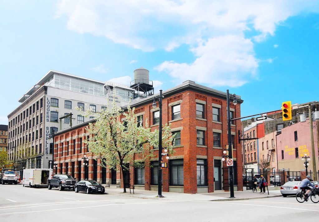 Estacionamento sem manobrista (sujeito a cobrança): CAD 41 por diária