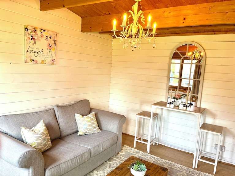 Cosy Cabin, W/modern Comforts Minutes Away From Popular Beaches & Seaside Towns. - Kent