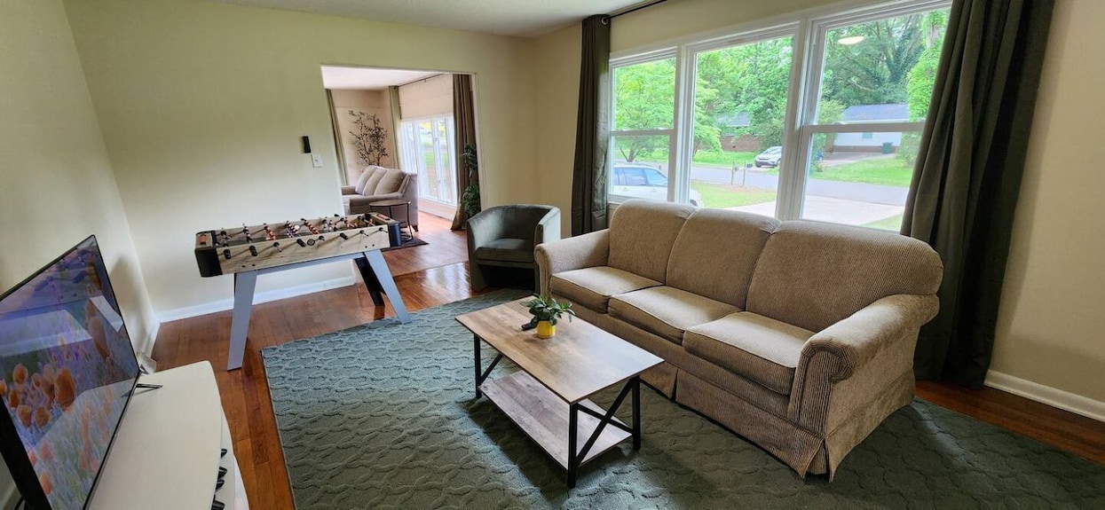 Cozy Getaway 3br, Arcade + Foosball, Sleeps 10 - Spartanburg, SC