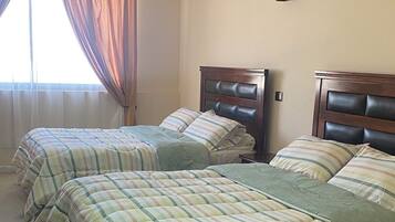 Escrivaninha, espaço de trabalho para notebook, Wi-Fi de cortesia