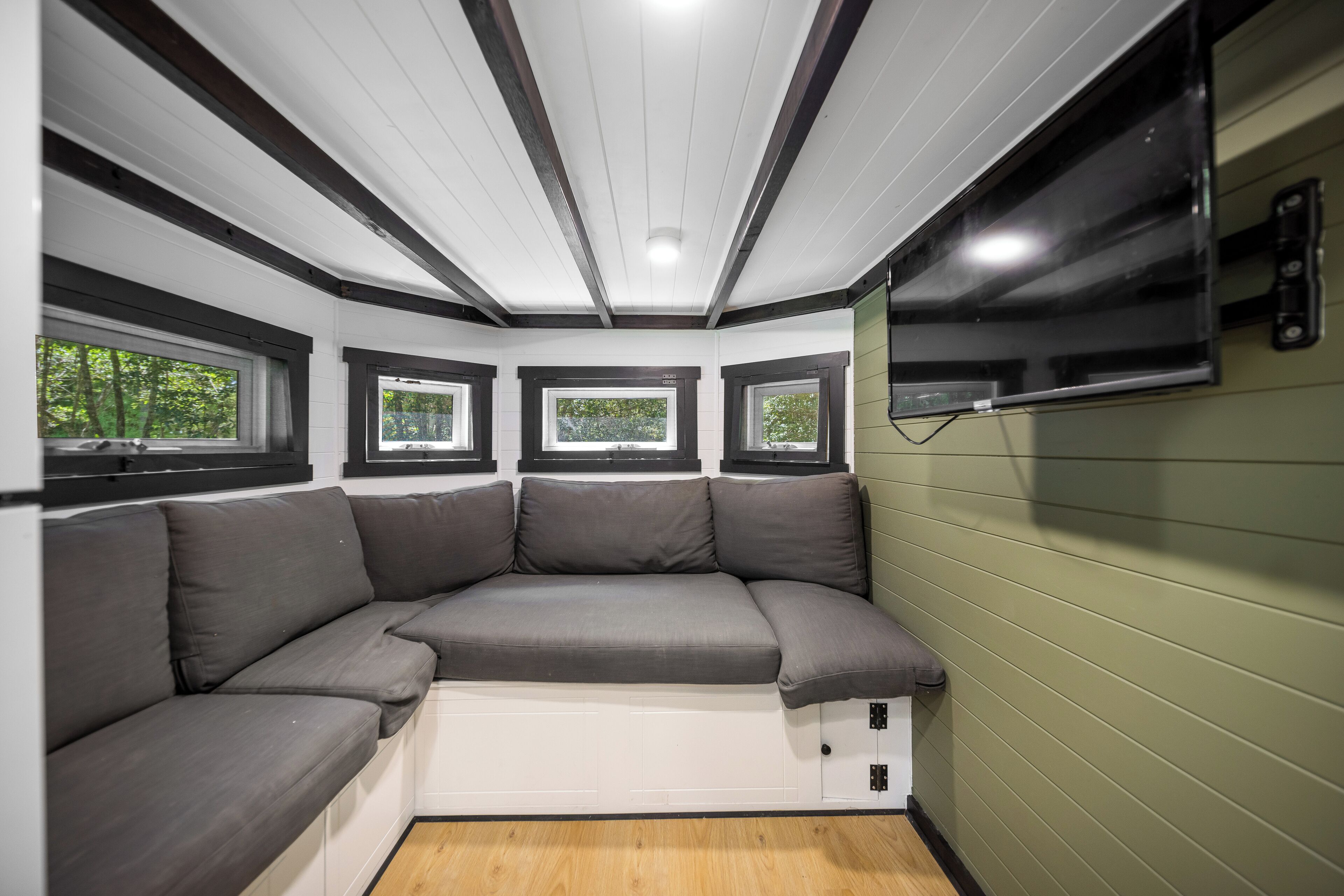 Rural Oasis - Tiny Home | 2br Cabin + Outdoor Firepit Experience - Sunshine Coast