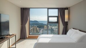Quarto duplo premier, 2 camas de casal, vista para o oceano | Wi-Fi de cortesia, roupa de cama