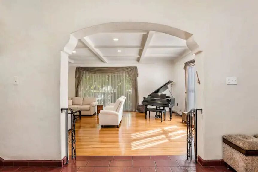 Spanish Gem In West Hollywood - 할리우드