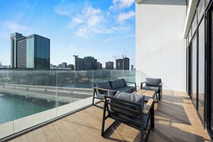 Apartamento, varanda, vista para o mar | Terrenos do alojamento