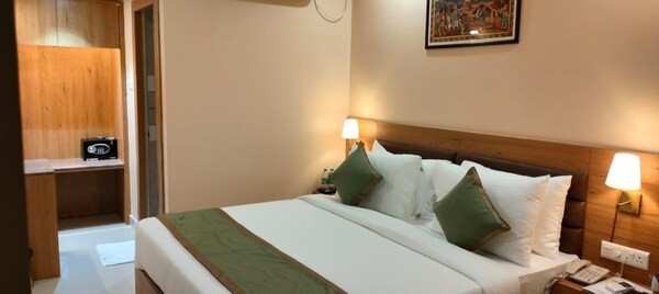 Wormwood Synergy La Bella-sea View - Puri