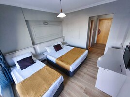 Quarto standard, sacada, vista para a montanha