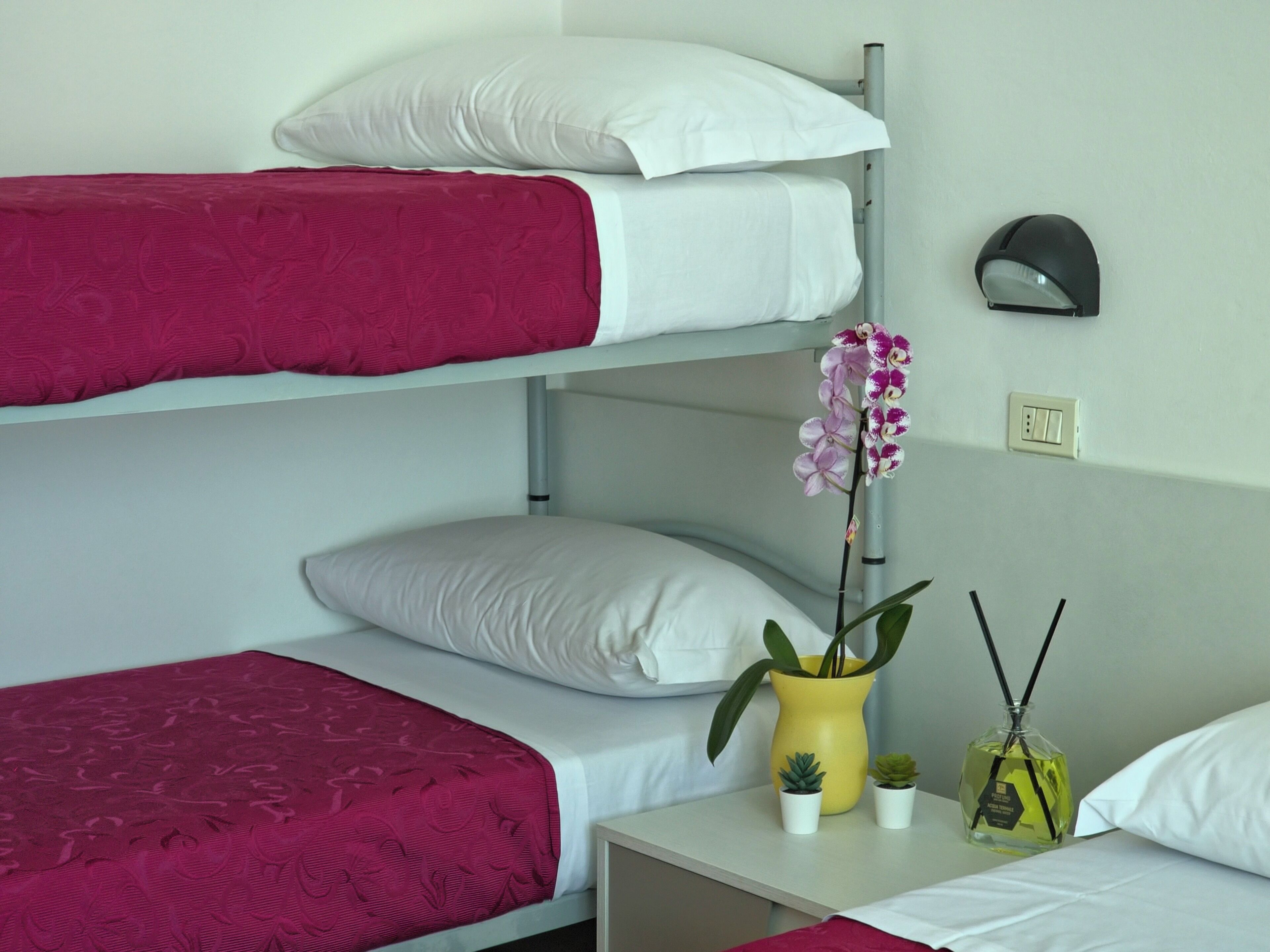Quarto Quádruplo Familiar, varanda | Secretária, Wi-fi grátis 
