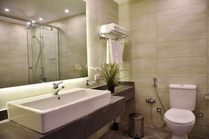 Estúdio Básico, 1 cama king-size | Casa de banho