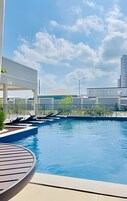 Apartamento Básico | Piscina | Piscina exterior