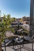 Quarto Duplo Deluxe, Vista para a cidade | Refeições ao ar livre