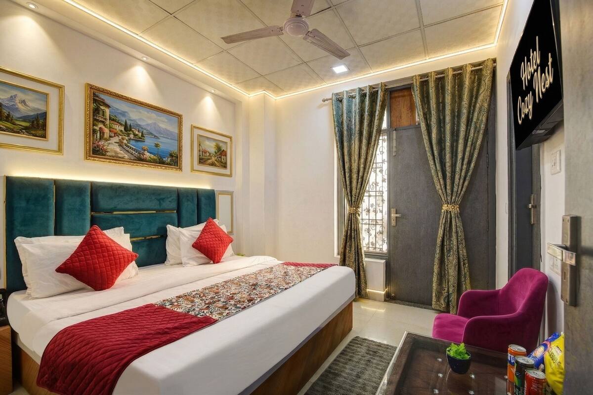 Quarto casal luxo, 1 cama King, para fumantes, vista para a cidade | Roupas de cama de algodão egípcio, roupas de cama premium