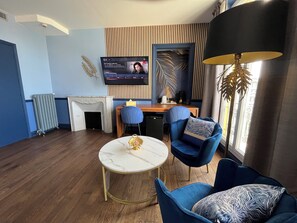 Quarto Duplo de Luxo, vista para o jardim | Cofre no quarto, cortinas/cortinados opacos, Wi-fi grátis 